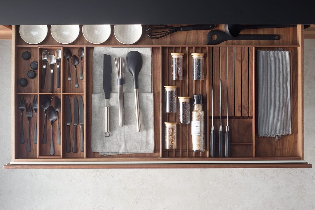 Kitchen Accessories for Drawers: cutlery trays, spice racks, plate ...